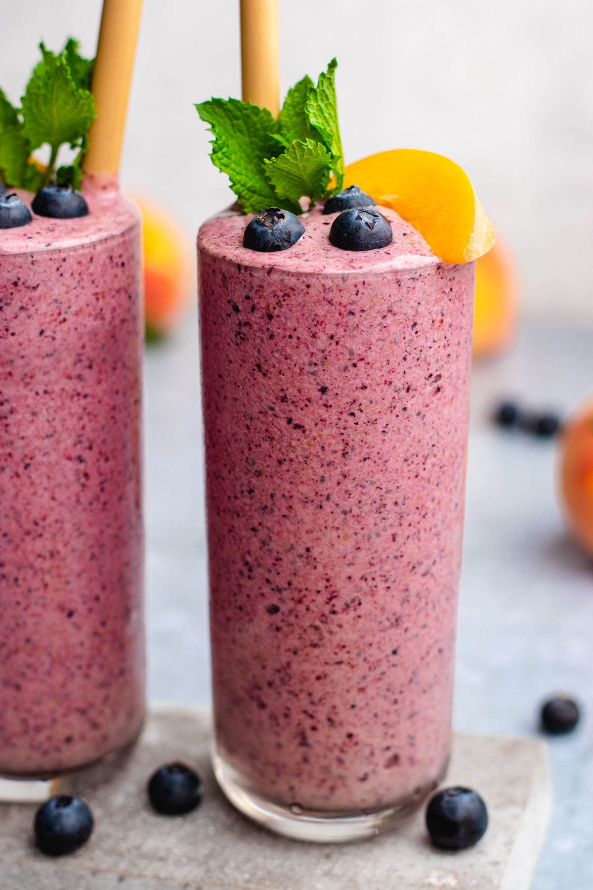 Peach Blueberry Smoothie - The Delicious plate