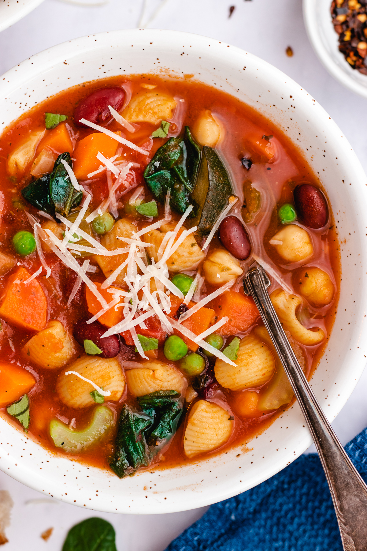 Vegan Minestrone Soup - The Delicious plate