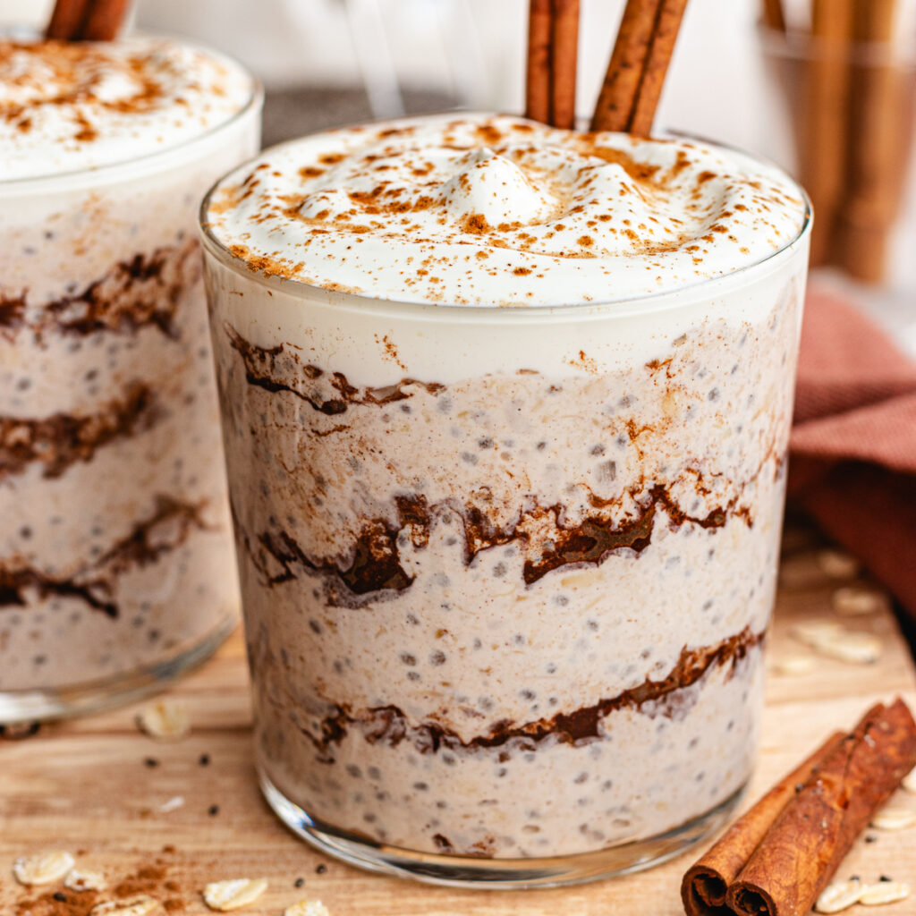 Cinnamon roll overnight oats - The Delicious plate