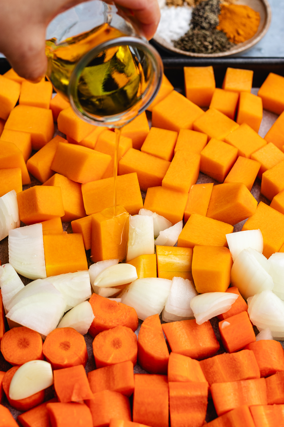 Roasted butternut squash and carrot soup - The Delicious plate