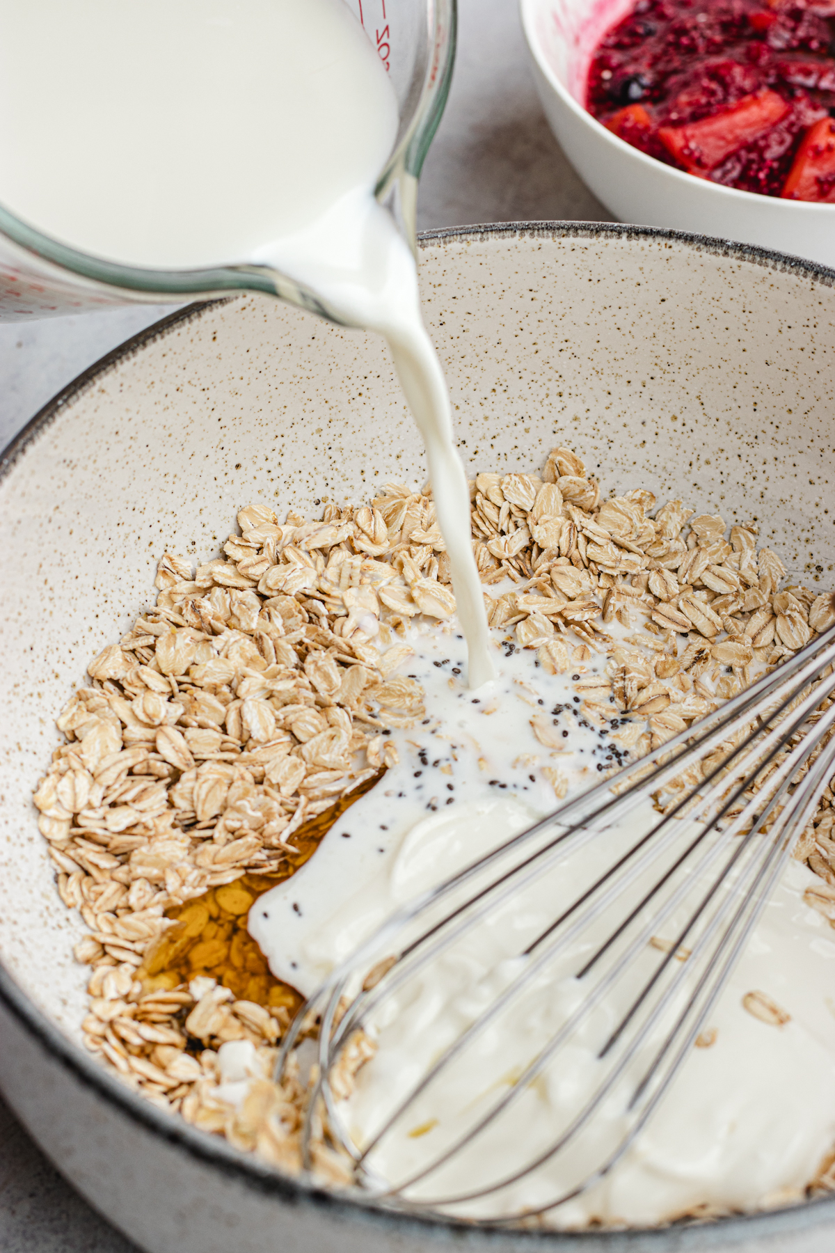 Overnight oats with frozen fruit - The Delicious plate