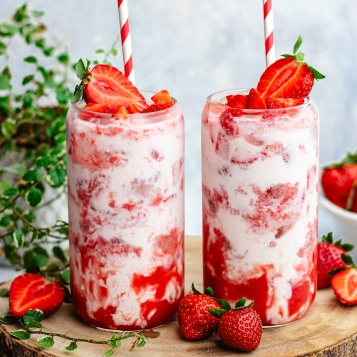 Strawberry banana apple smoothie - The Delicious plate