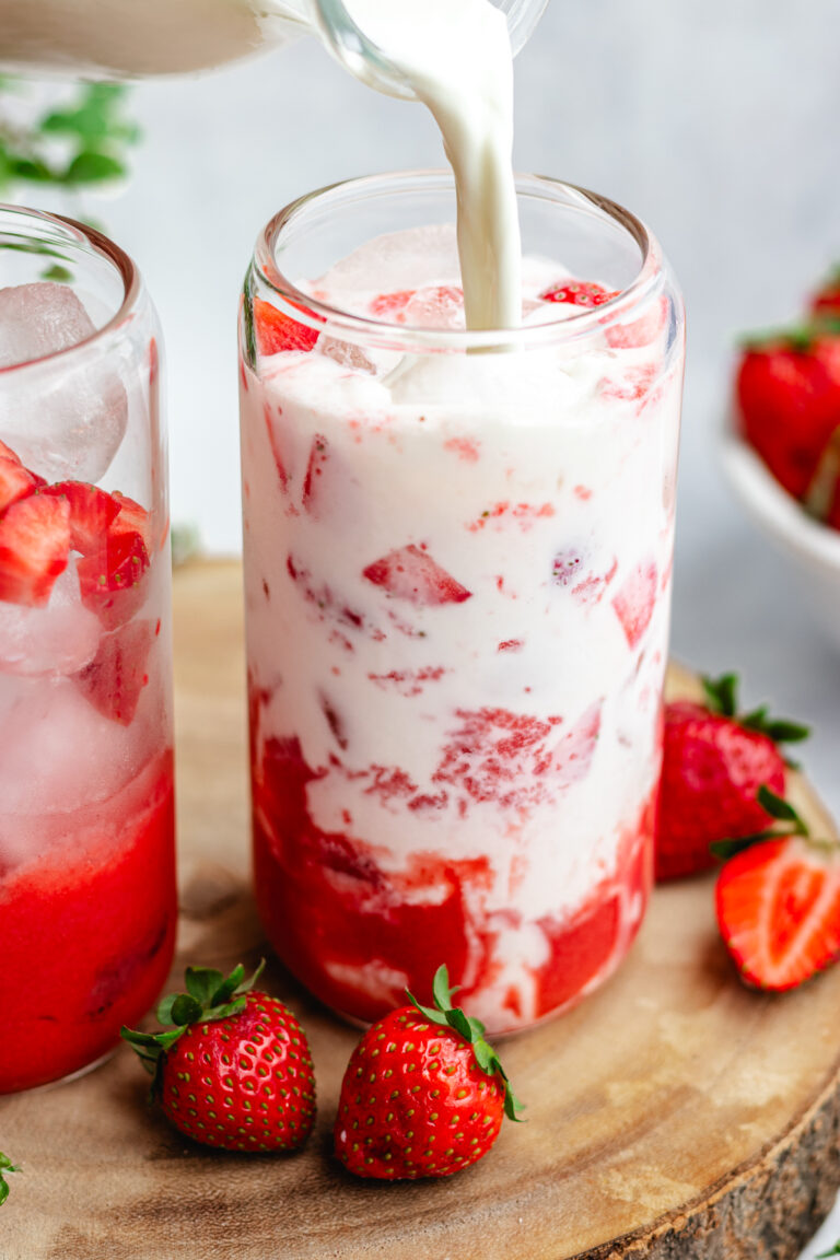 Vegan strawberry milk - The Delicious plate