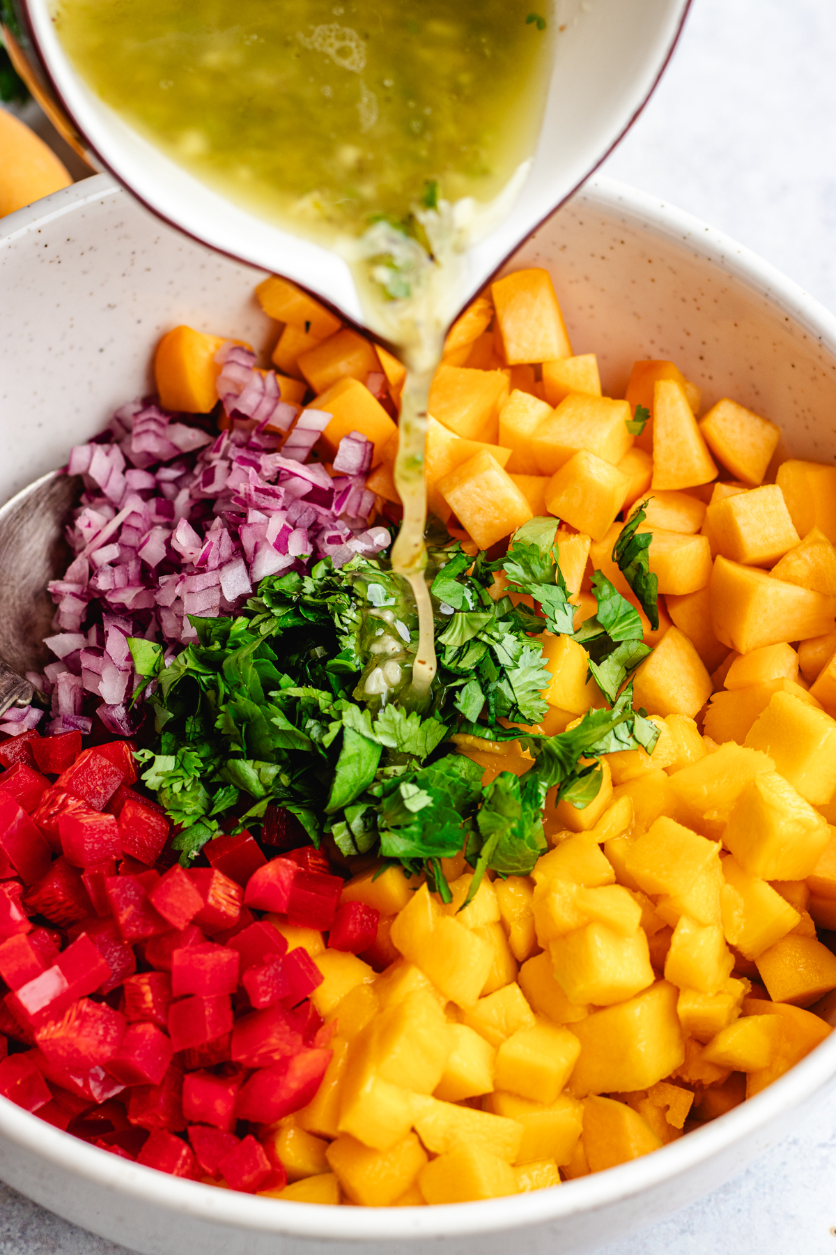 Peach mango salsa - The Delicious plate