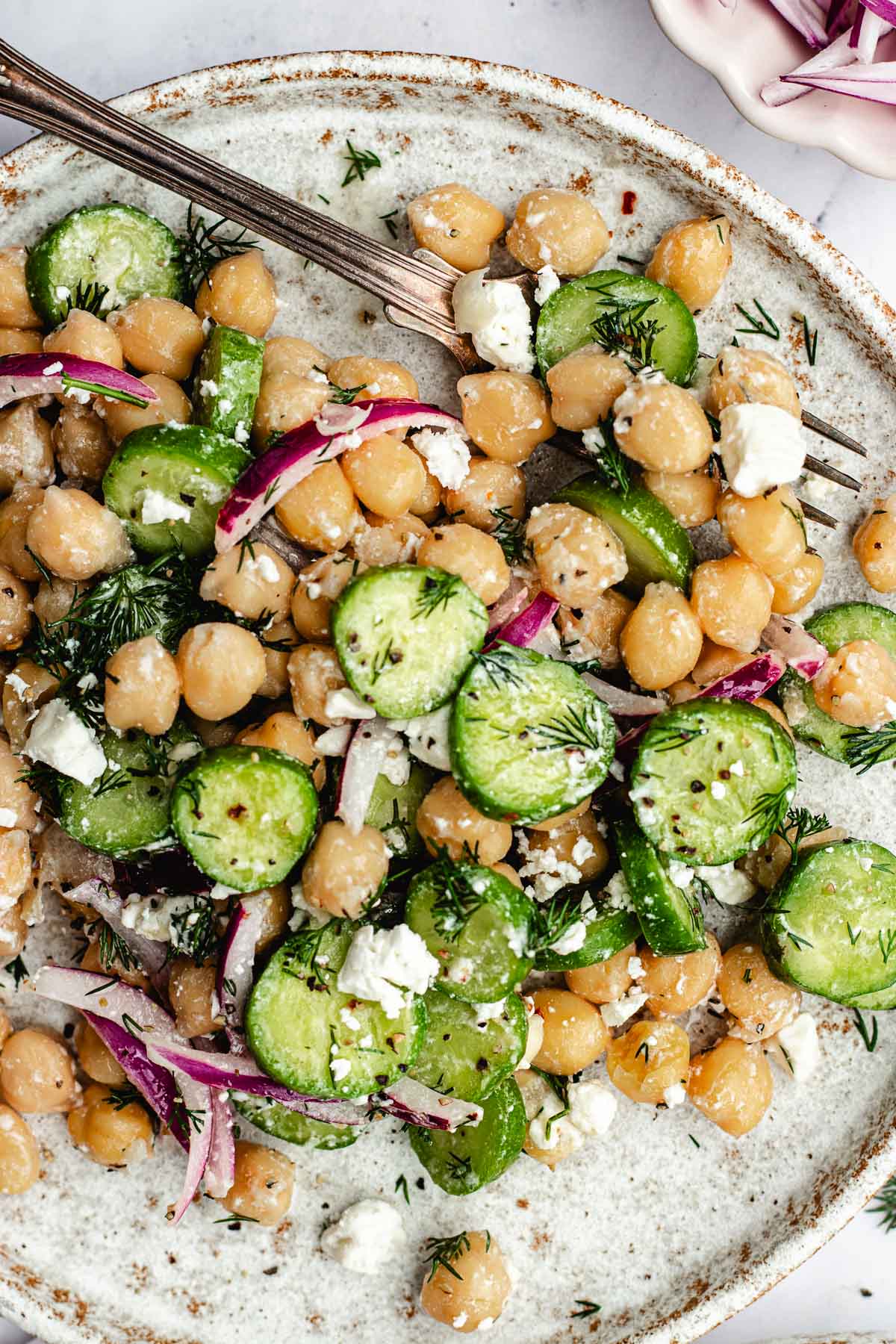 Chickpea cucumber feta salad - The Delicious plate