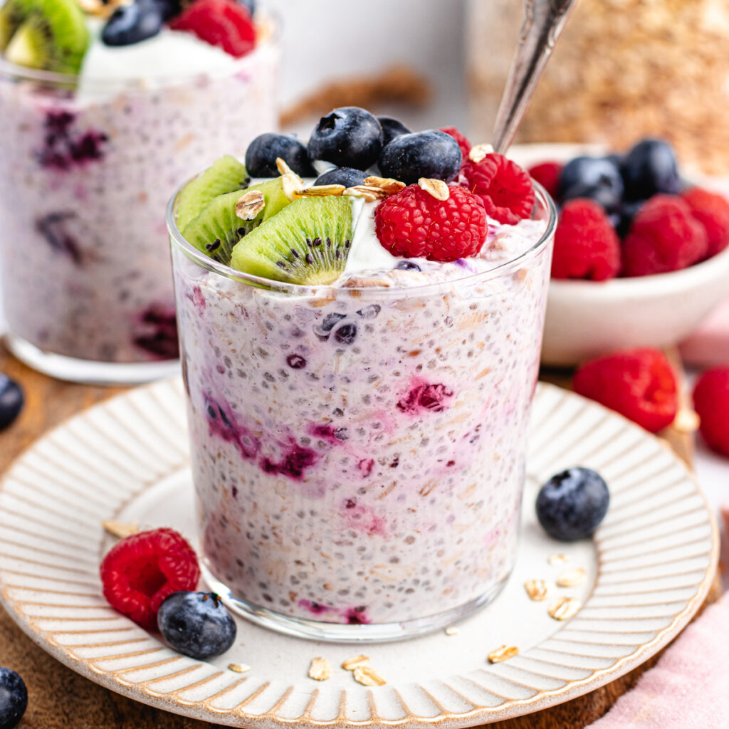 Blueberry overnight oats - The Delicious plate