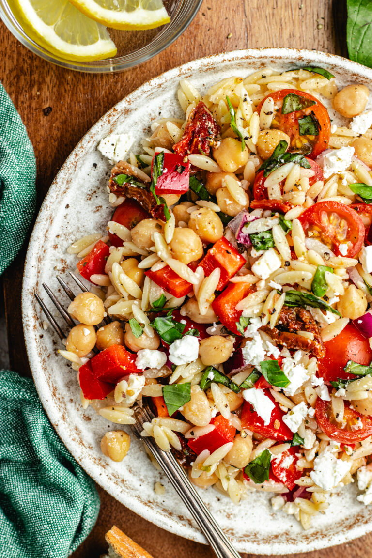 Chickpea Orzo Salad - The Delicious plate