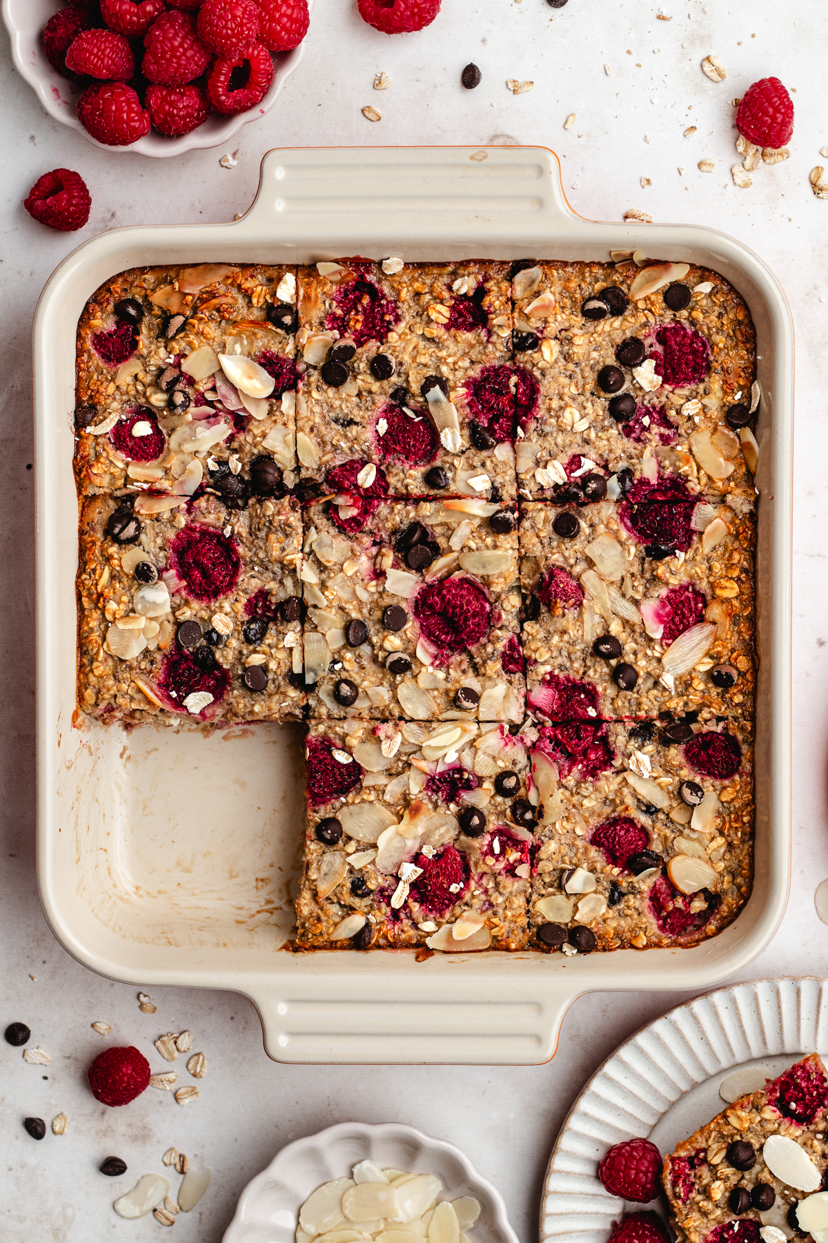 Raspberry Baked Oatmeal (Easy and Healthy) - The Delicious plate