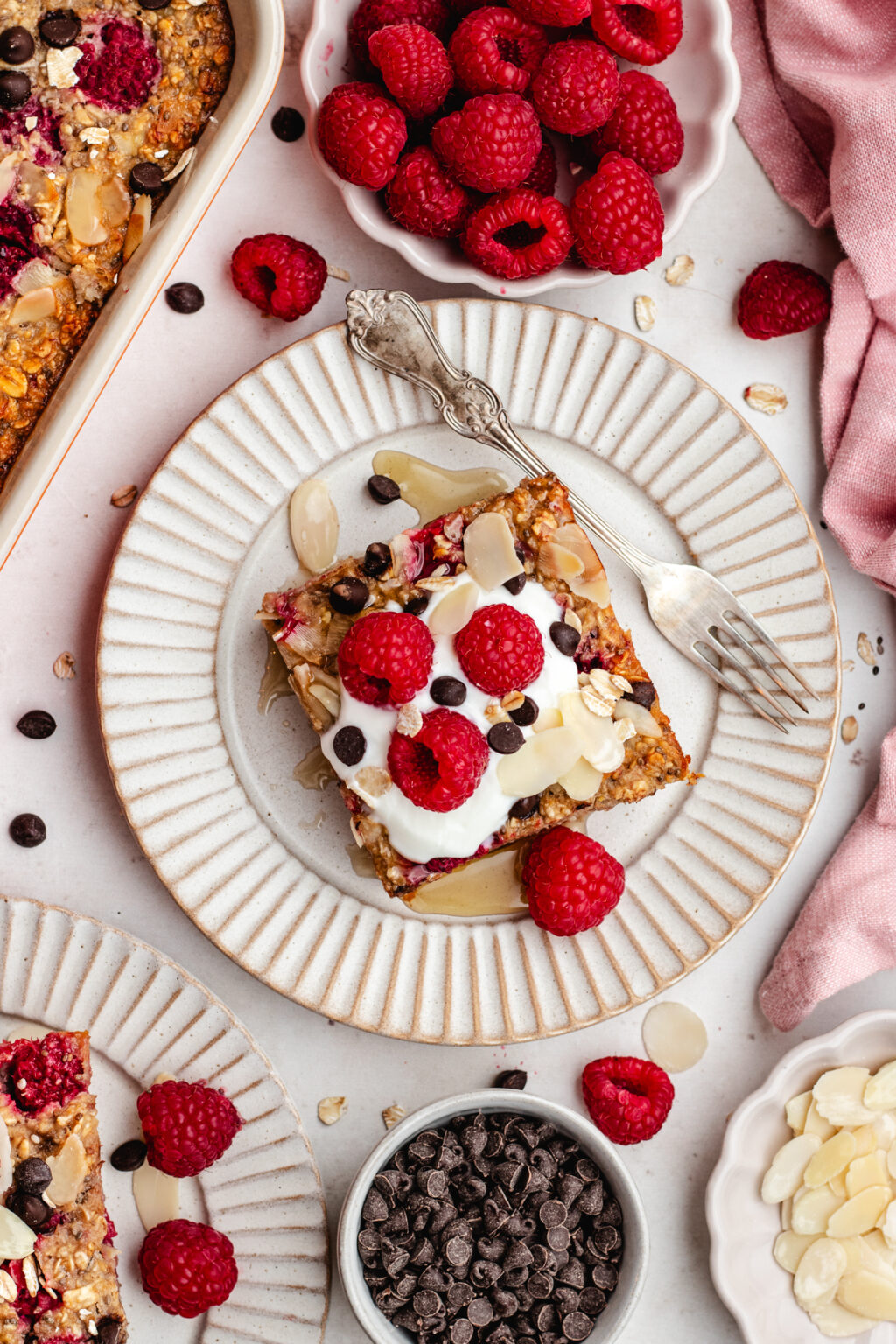Raspberry Baked Oatmeal (Easy and Healthy) - The Delicious plate