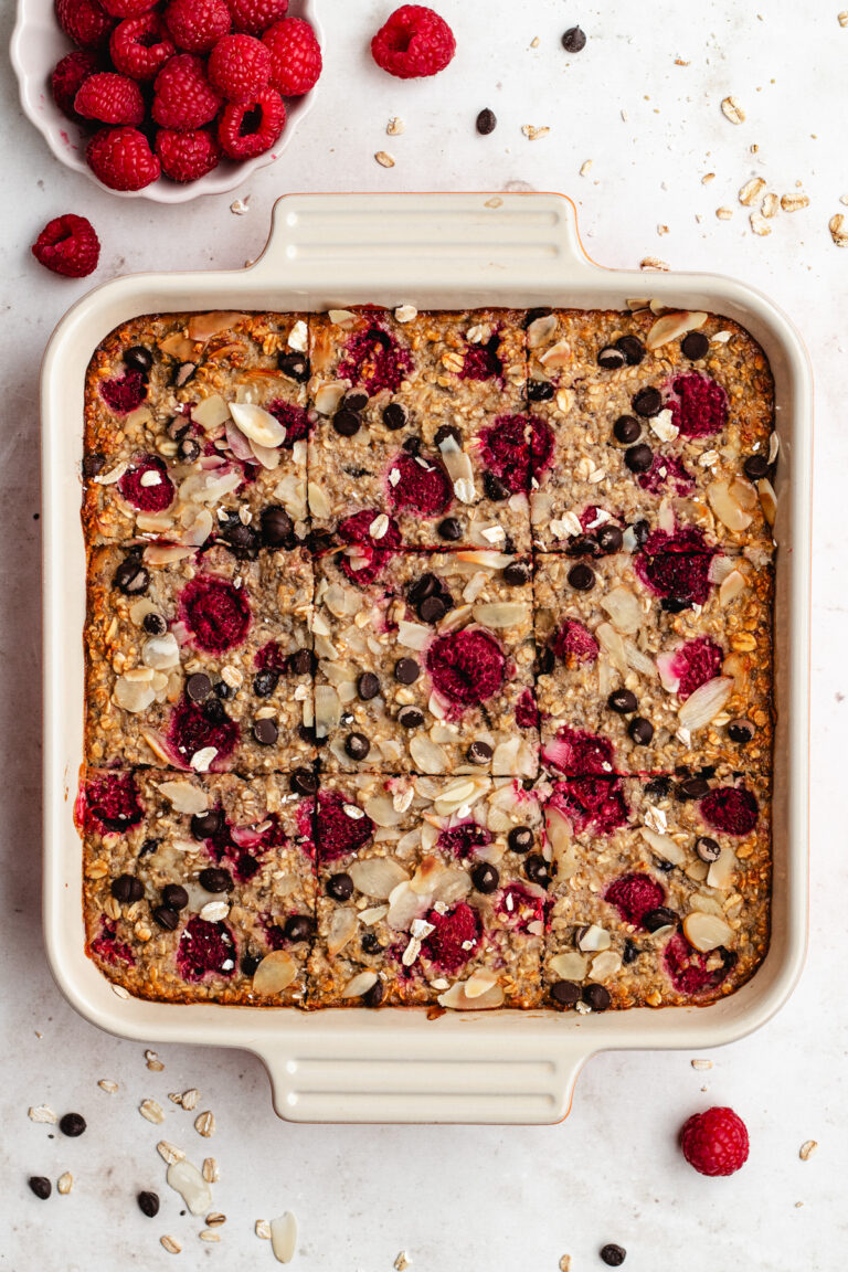Raspberry Baked Oatmeal (Easy and Healthy) - The Delicious plate